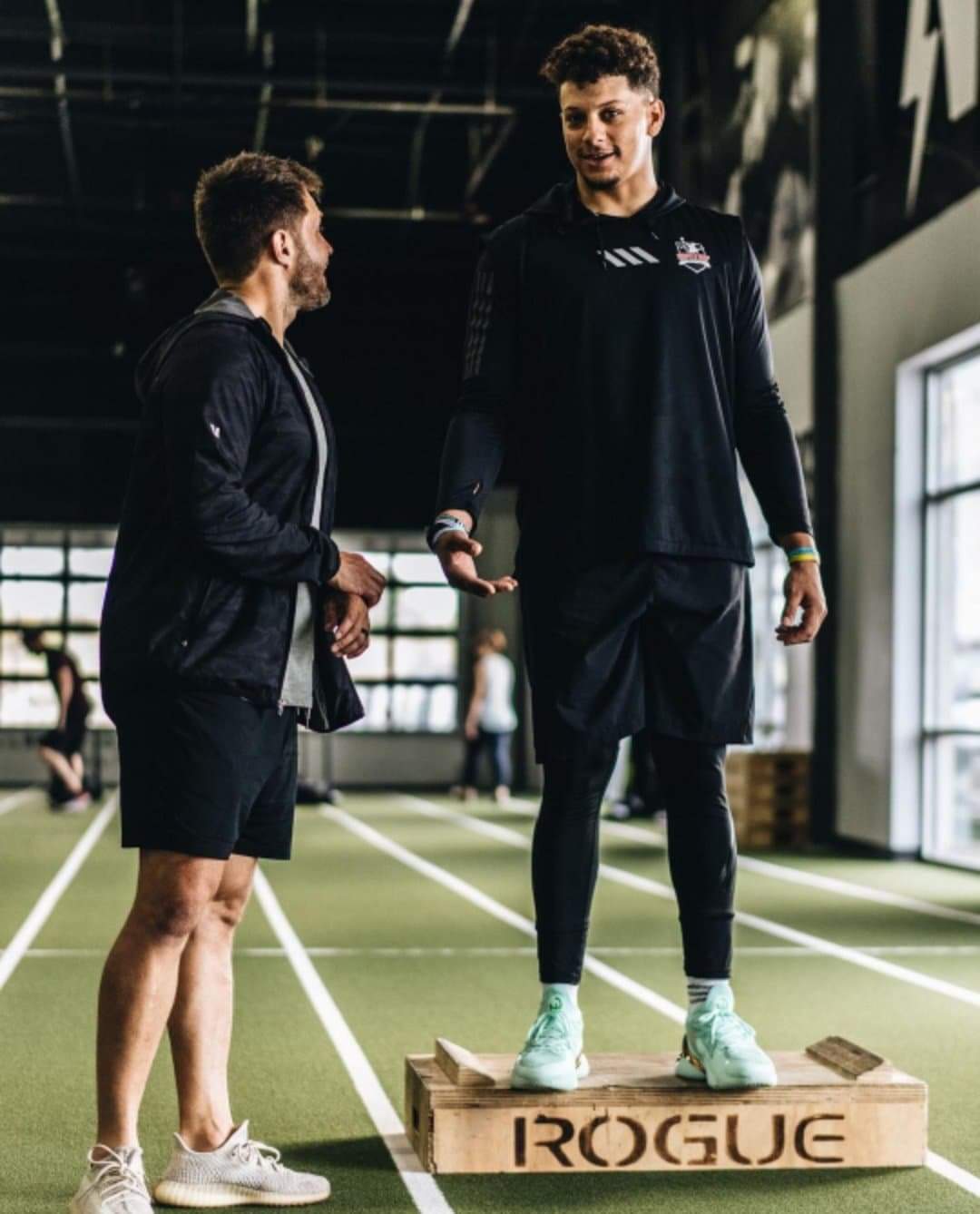 Watch: Patrick Mahomes' foot rehab begins as the boot comes off (1 min.)