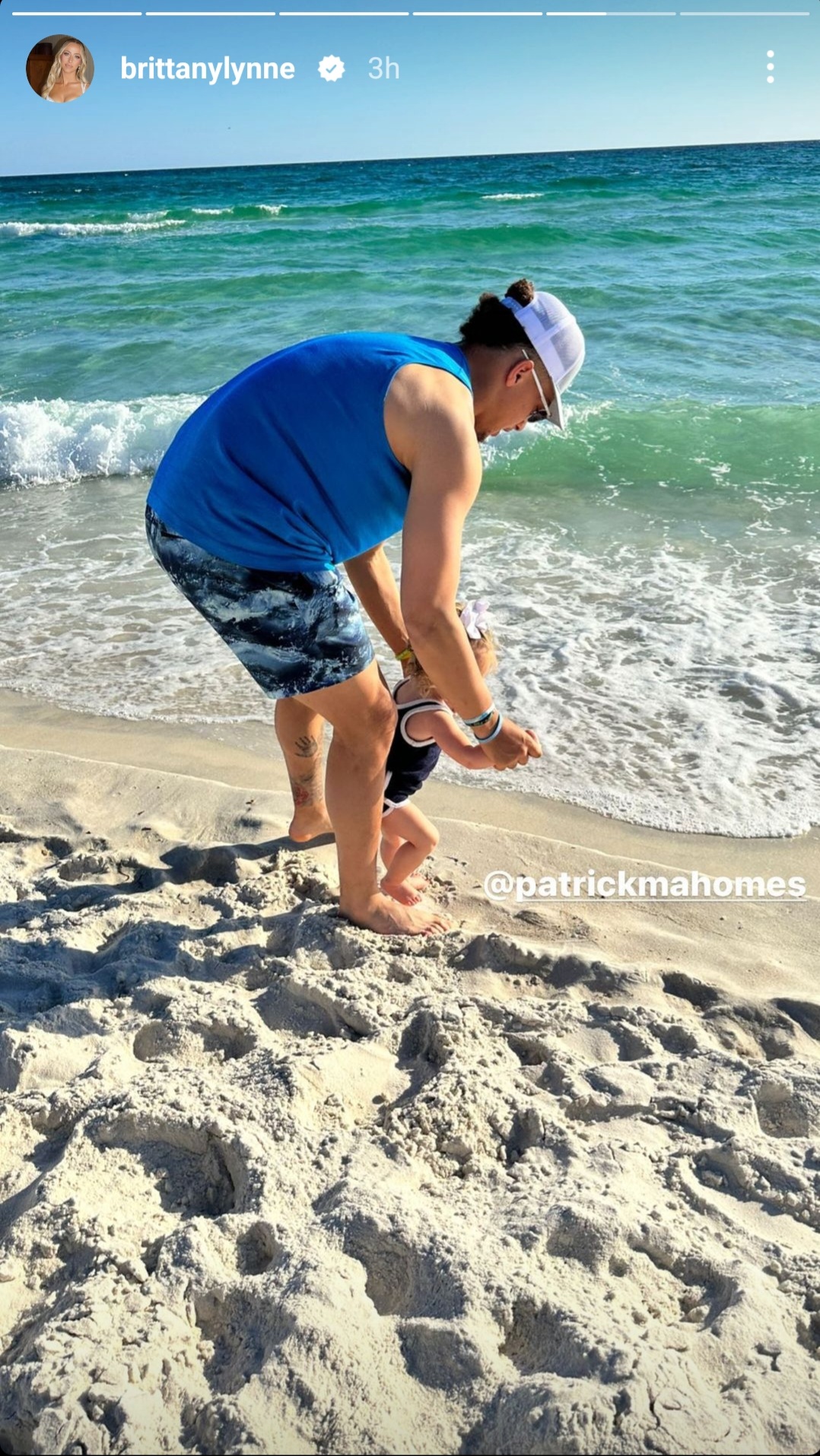 LOOK: Patrick Mahomes has already activated bye week mode