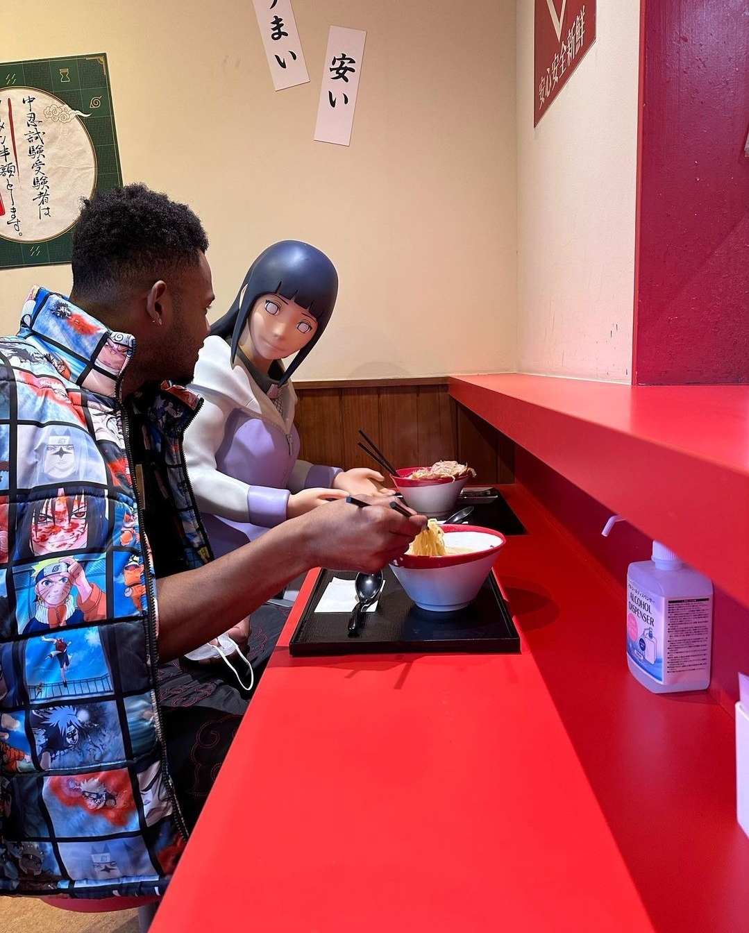 Look: Chiefs WR JuJu Smith-Schuster visits Japan for Anime Awards