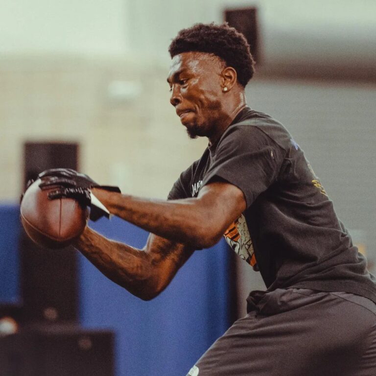 WATCH: Patrick & Travis are working with the boys (video & 20 pics)