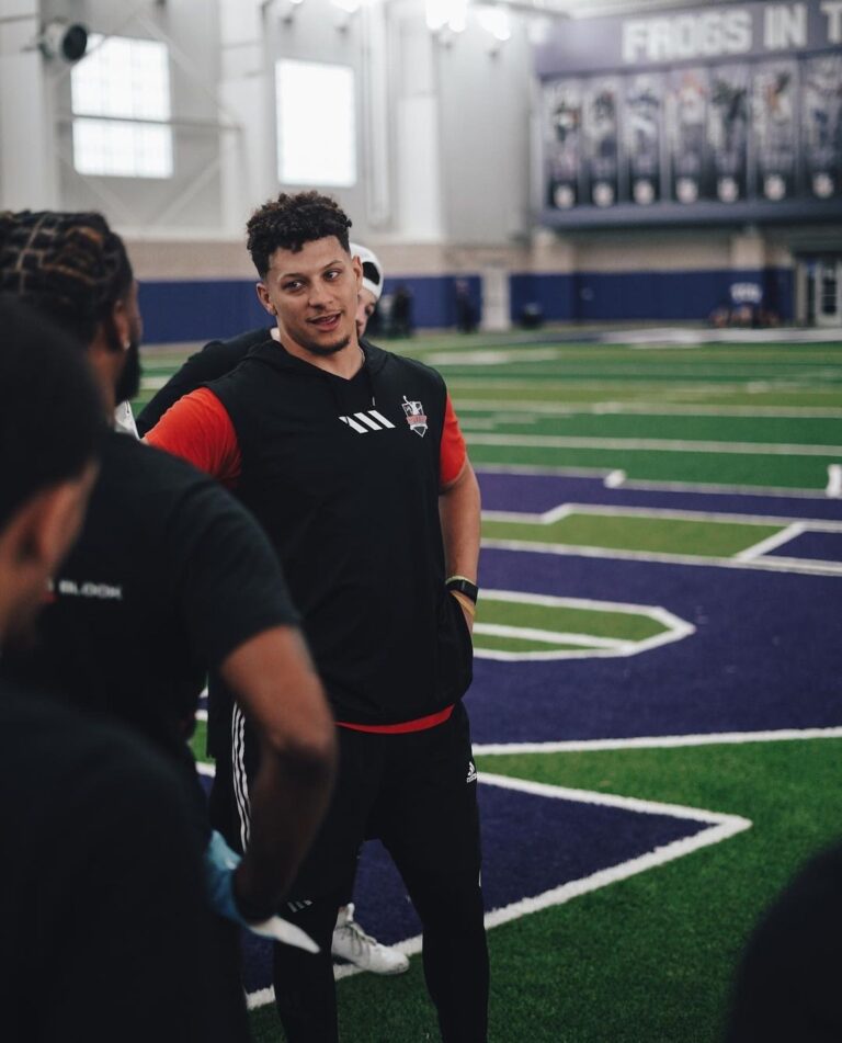 Patrick & his receiving corps workout in Texas (14 photos)