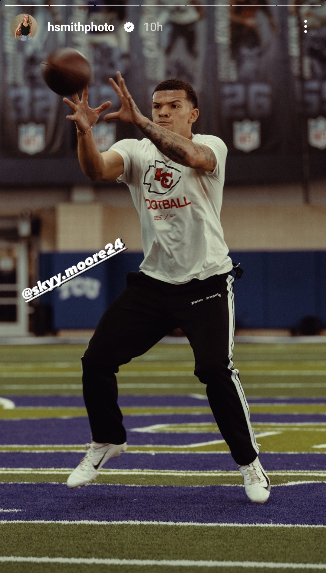WATCH: The Mahomes' workout day & more (4 videos & 7 photos)
