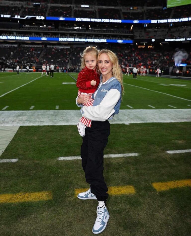 LOOK: Brittany & Sterling are live in Las Vegas for Chiefs/Raiders